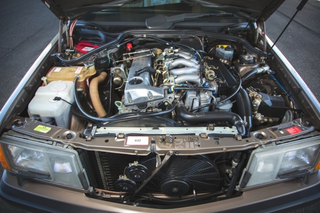 Mercedes Motoring - 1989 190D 2.5 Diesel Sedan