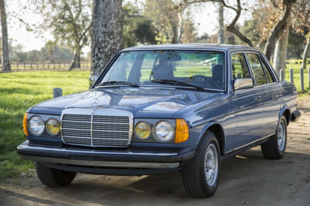Mercedes Motoring - 1983 300D Turbo Diesel Sedan